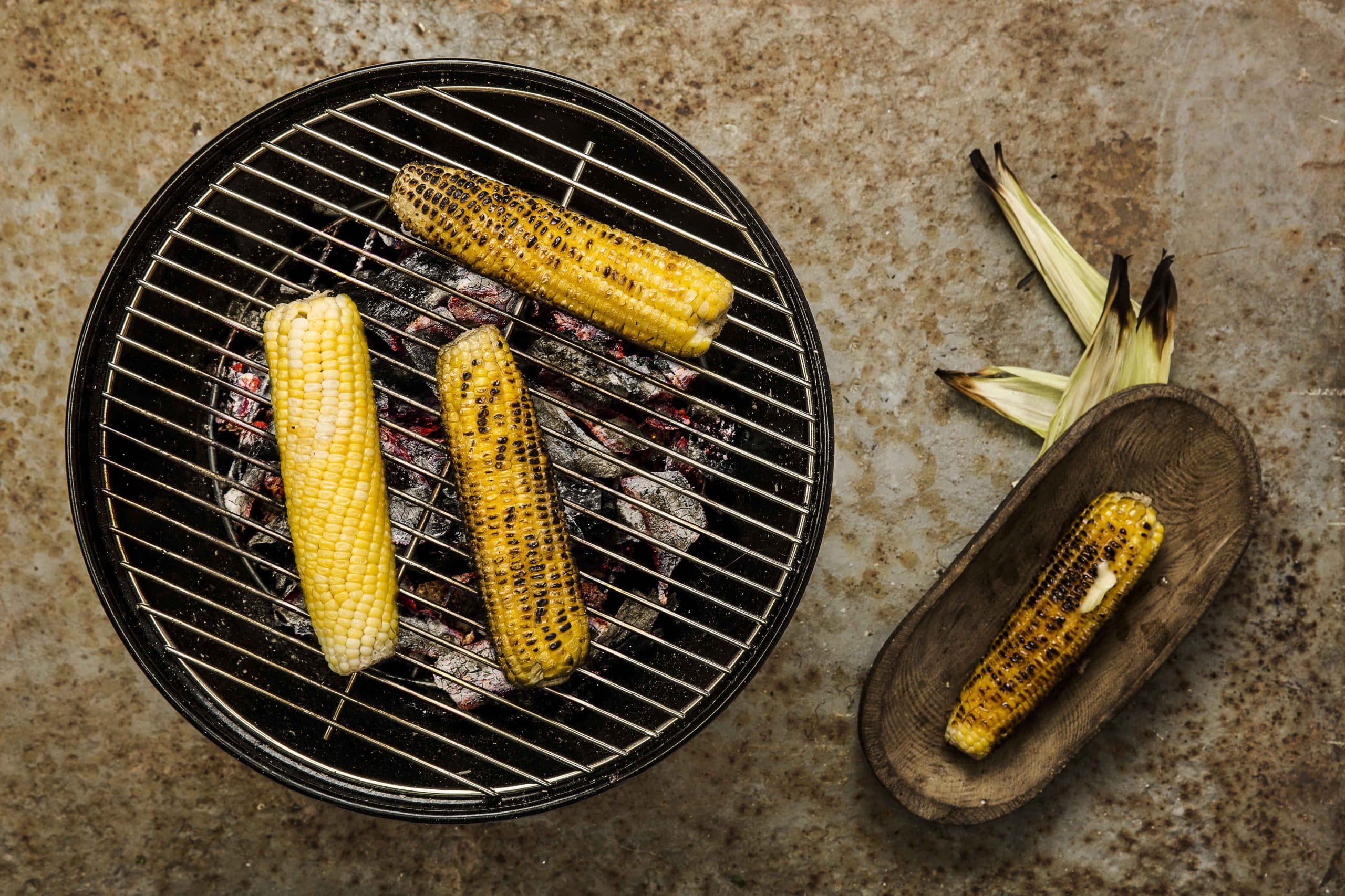 Charcoal-grilled Corn On The Cob - Instituto Brasil a Gosto